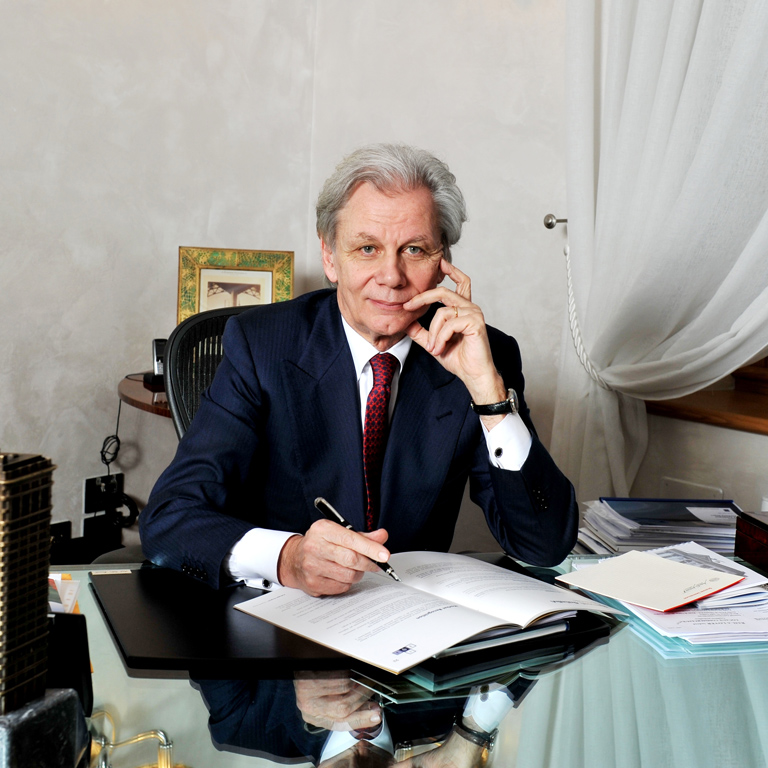Cairo e Lotito, le mani sul Foglio | Il Times